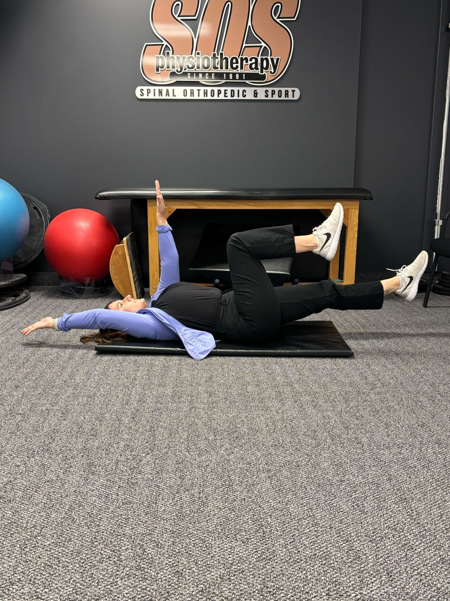 Dead Bug Exercise - SOS Physiotherapy